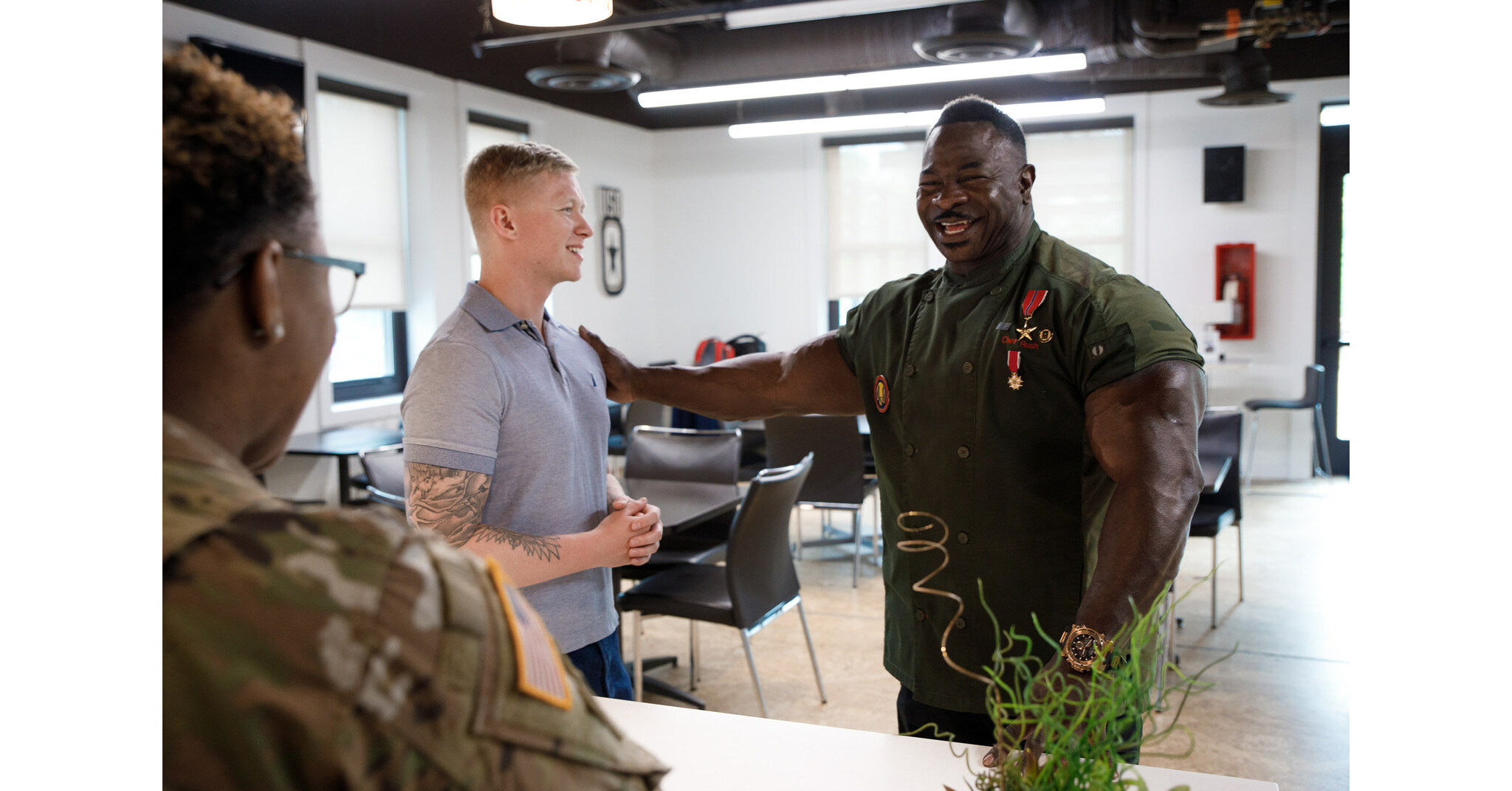 Bob Evans Farms Partners with the USO and Celebrity Chef Andre Rush to ...