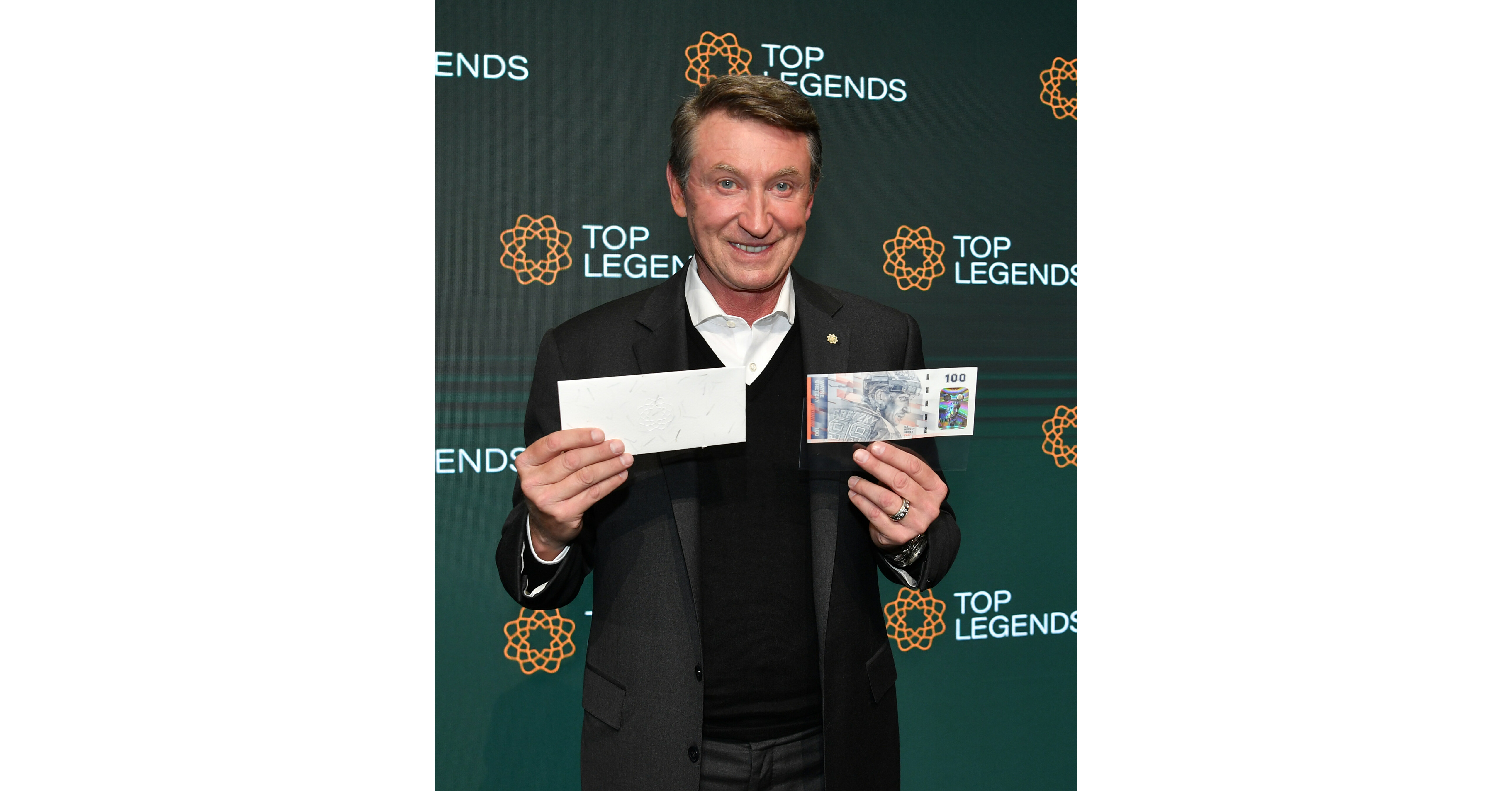WAYNE GRETZKY UNVEILS EXCLUSIVE NEW COLLECTOR'S ITEM FROM MEMORABILIA COMPANY, TOP LEGENDS