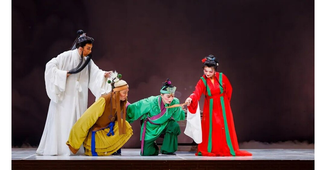 Kunqu Opera with echoes of Rebecca enthralls audience