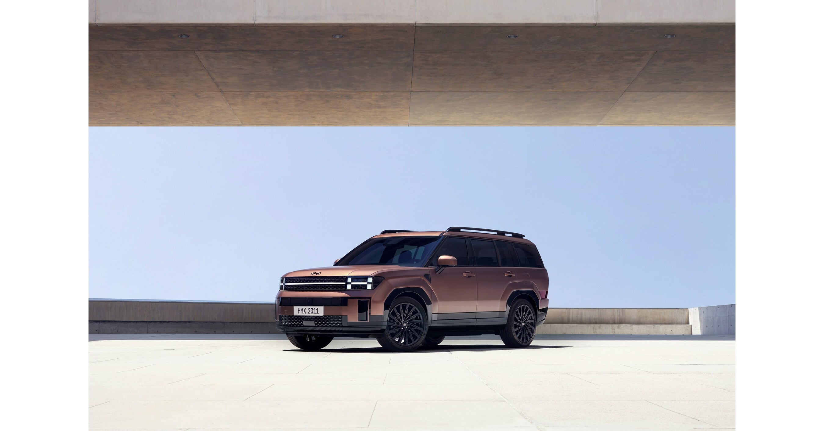 Hyundai's All-New Santa Fe Boasts Bold New Design Optimized for ...