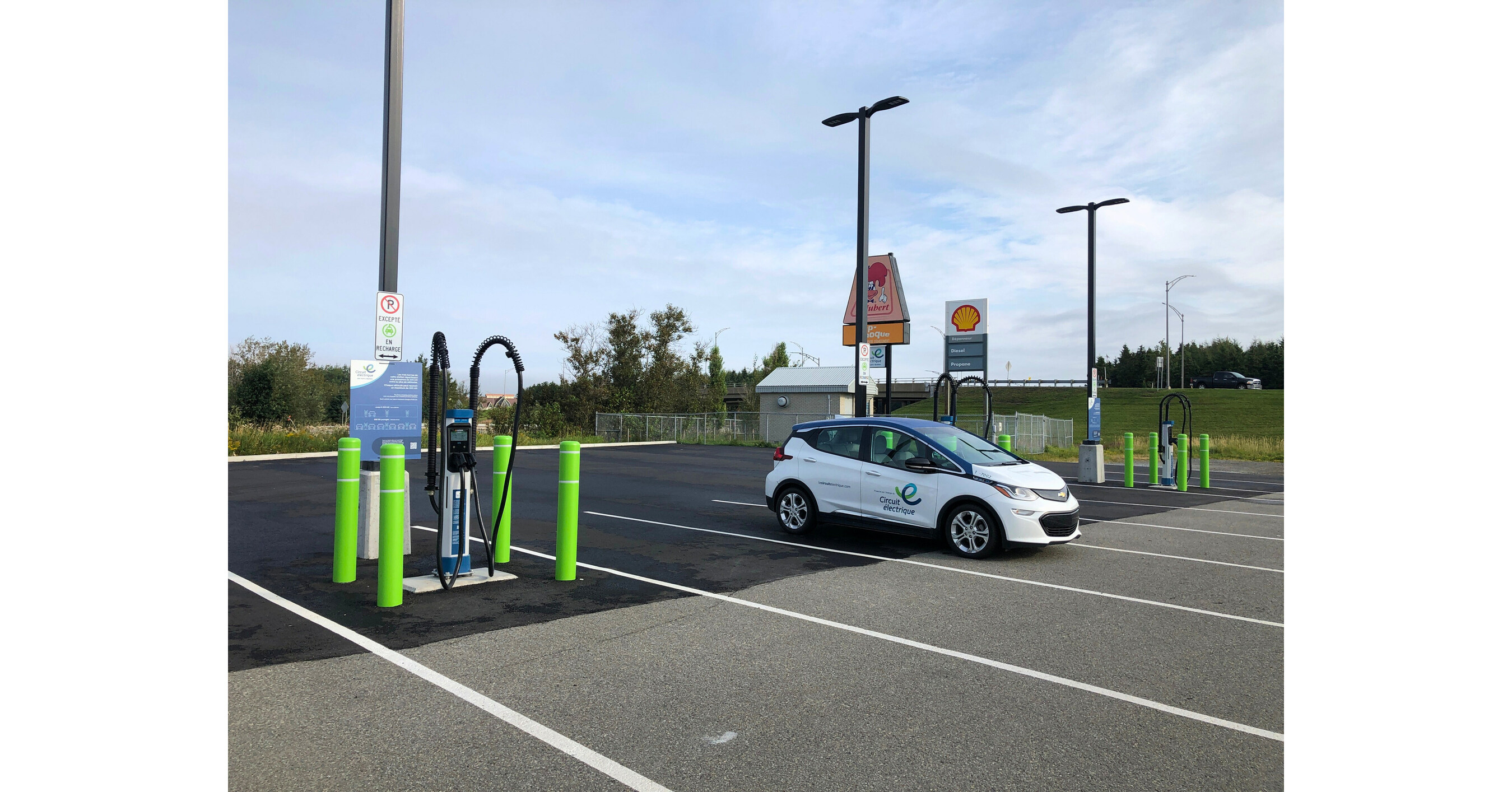 The Electric Circuit introduces new fast-charge stations with power sharing