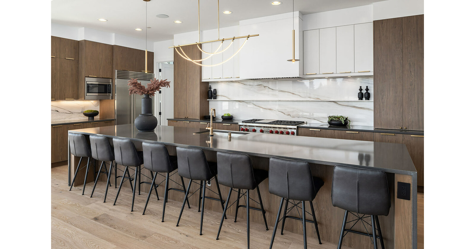 MN Custom Homes Opens Modern Bellevue Home for Tour