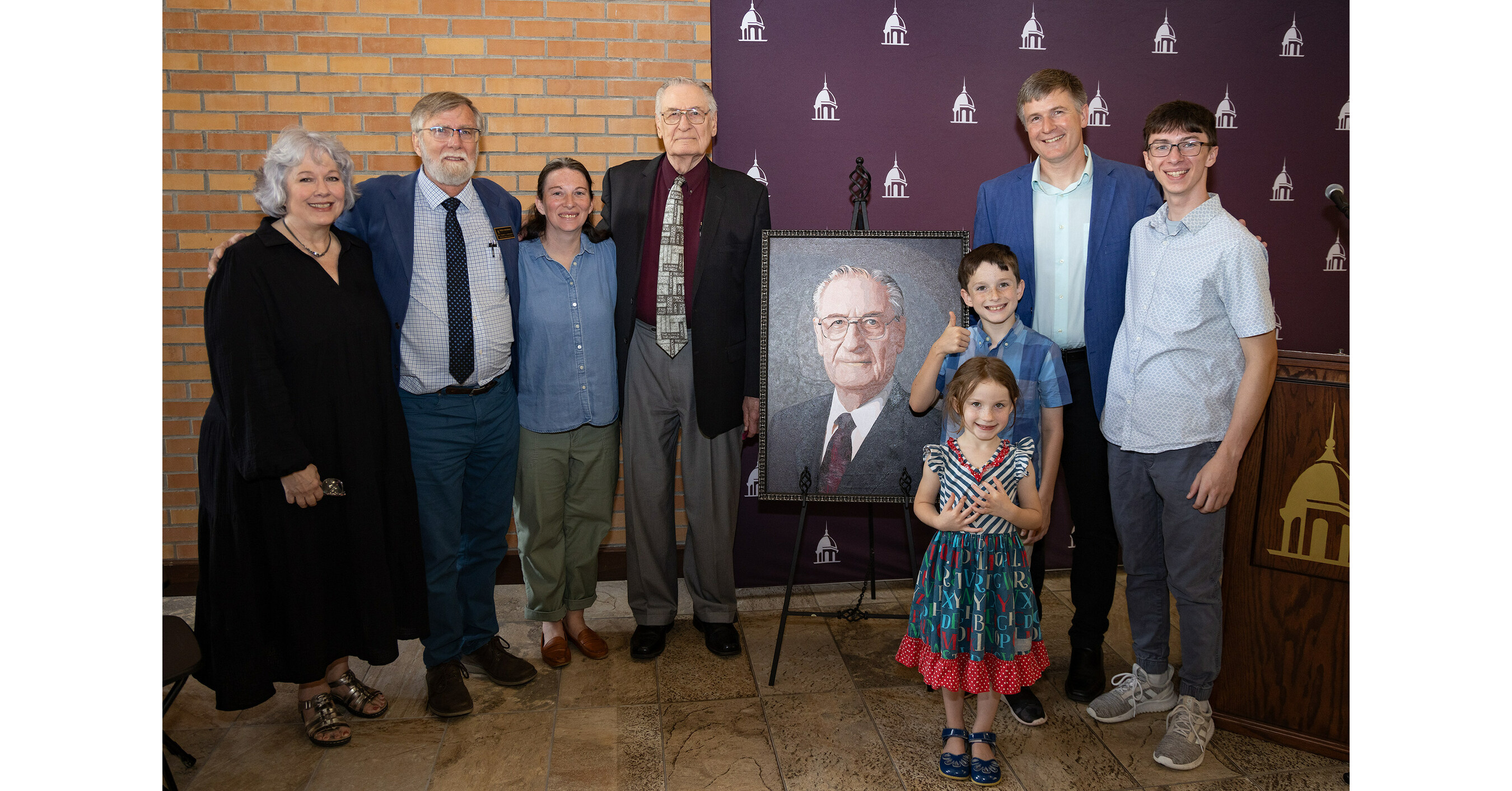 Freed-Hardeman University Unveils New Portrait Honoring Dr. Earl D. Edwards