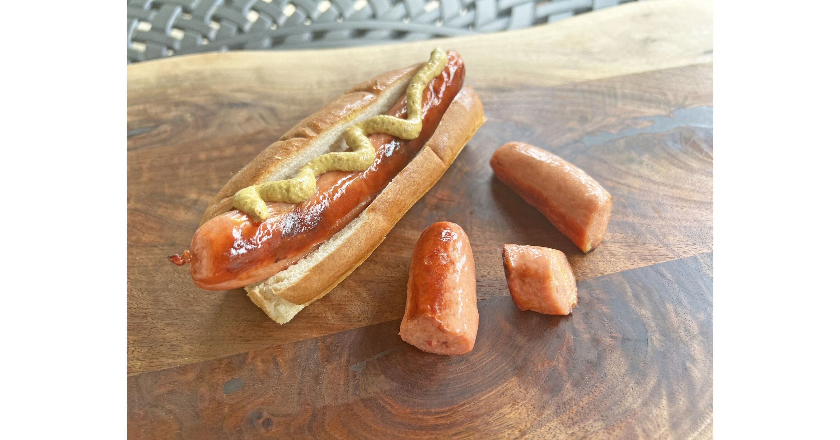 Hofmann Sausage Company Introduces Natural Casing Bacon Cheddar Franks