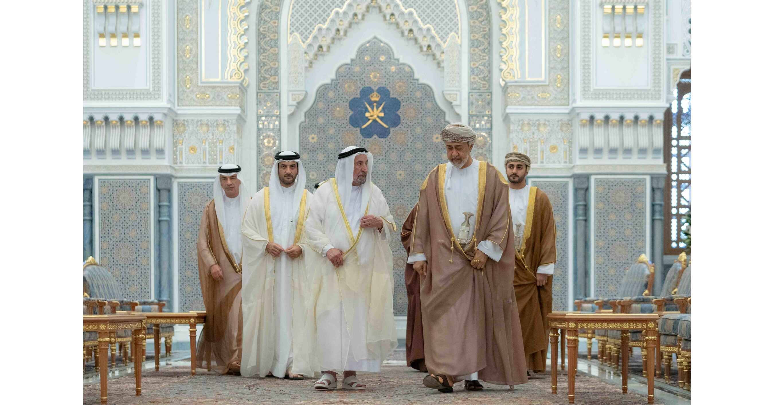 Sultan of Oman receives Sharjah Ruler in Muscat