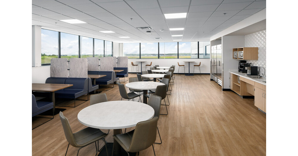 Cirrus Aircraft Celebrates its Innovation Center Grand Opening in Duluth