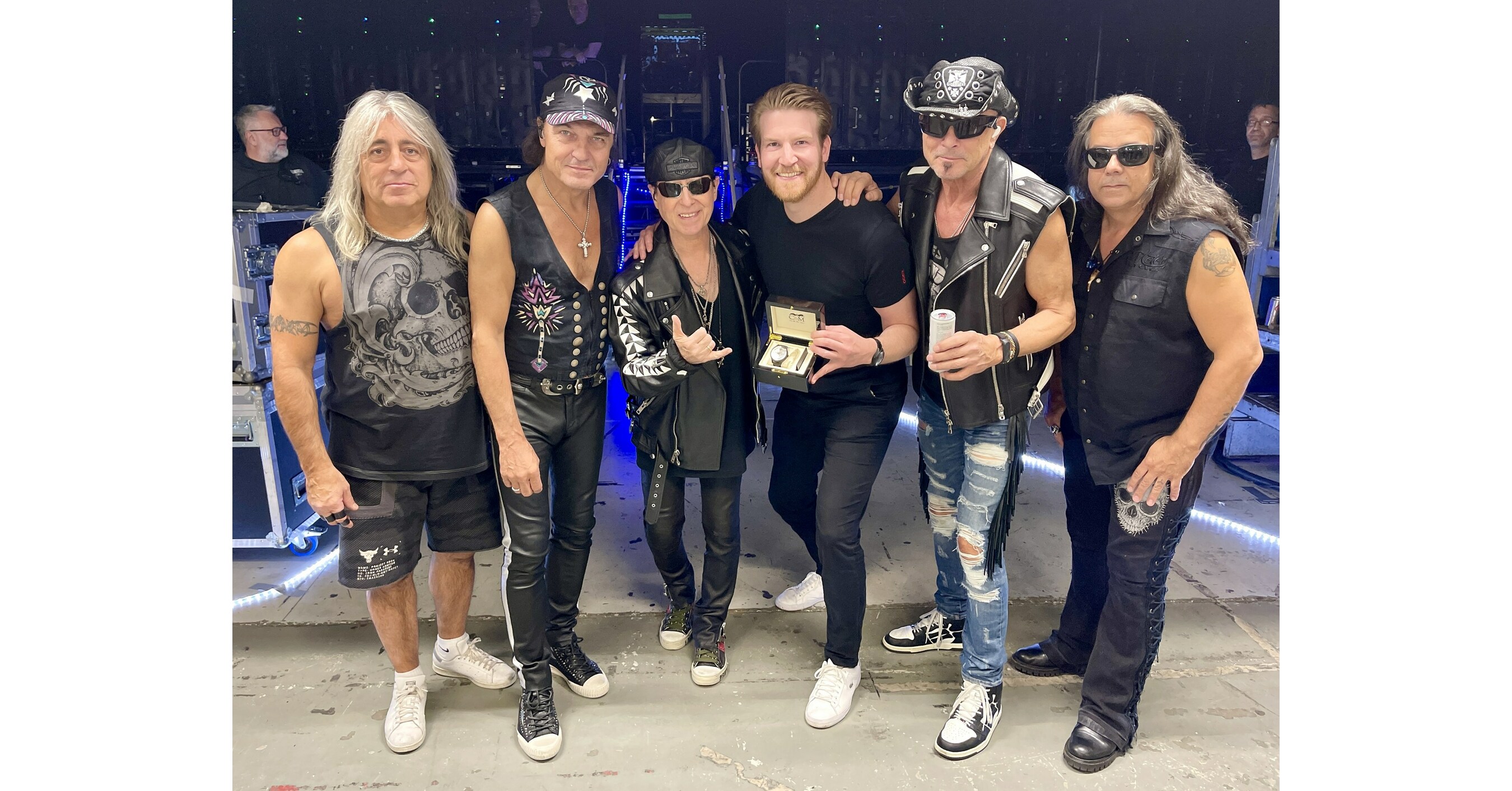 Col&MacArthur launch pre-orders for commemorative timepiece celebrating ...