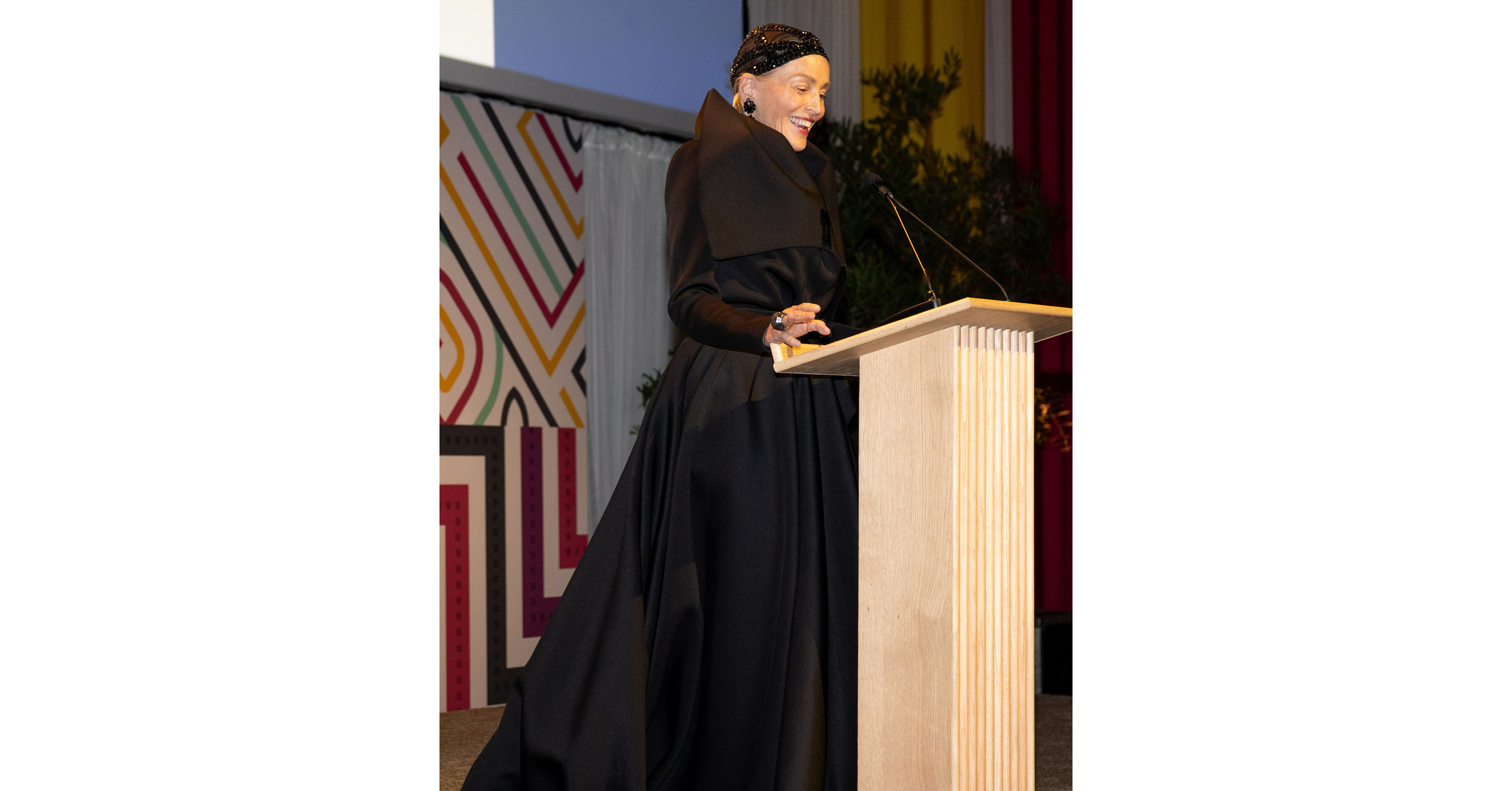 Actress Kristen Bell Receives Inaugural "Vision for Peace" Award at ...