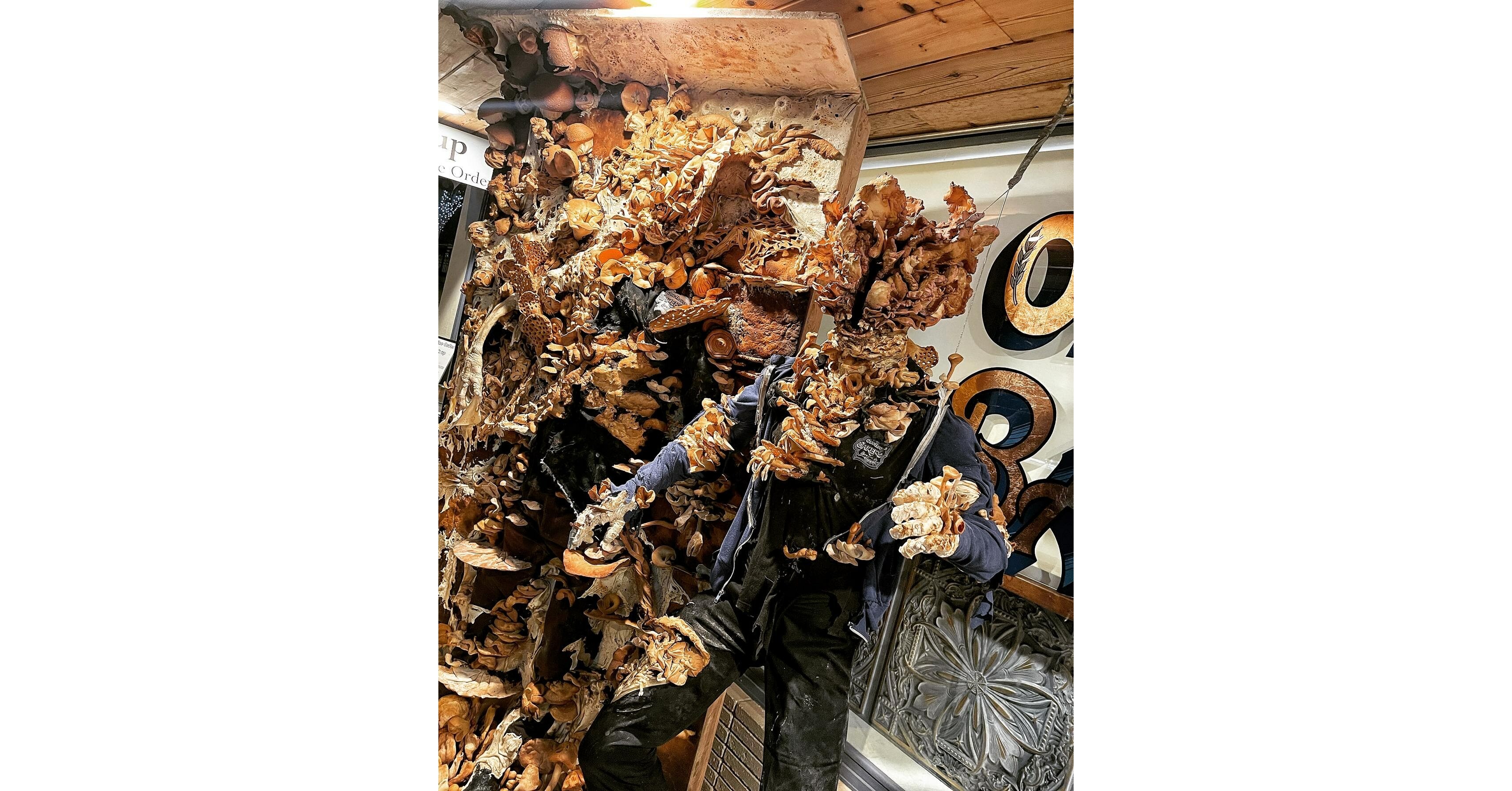 Bakery Creates Life-Size Bread Sculpture From "The Last of Us"