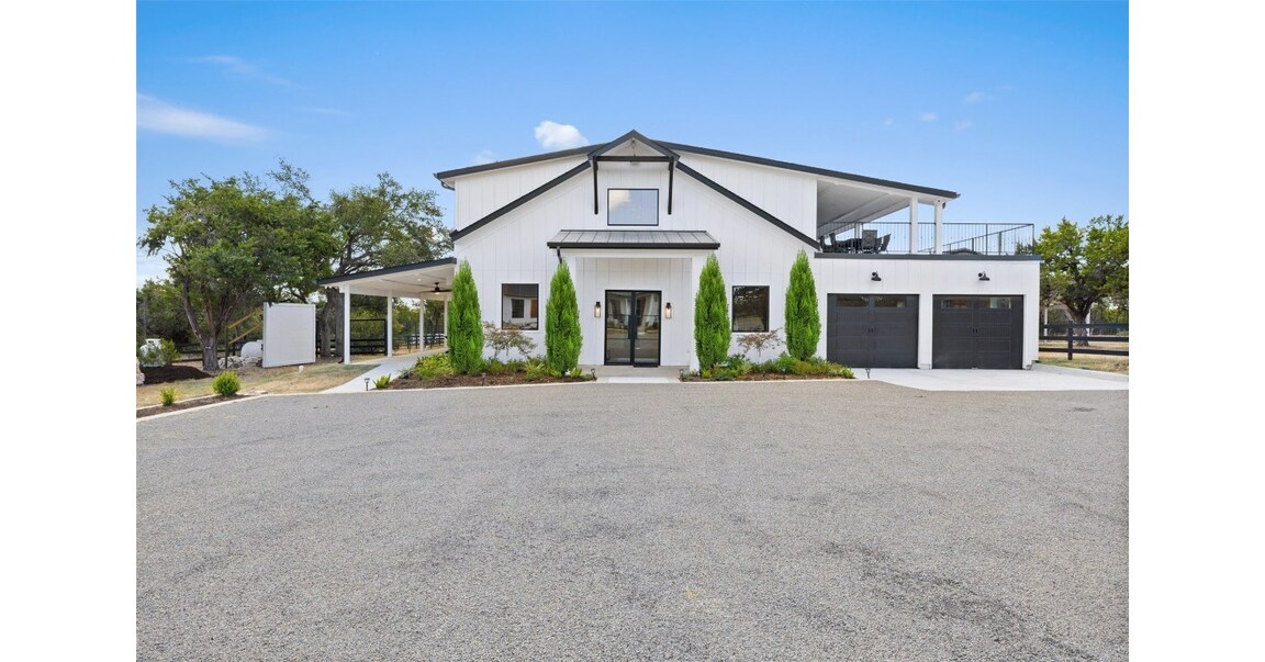 PLACE Partner Jonathan Hand Lists Unique Luxury Farm Residence in Austin