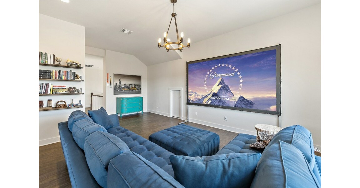 PLACE Partner Jonathan Hand Lists Unique Luxury Farm Residence in Austin