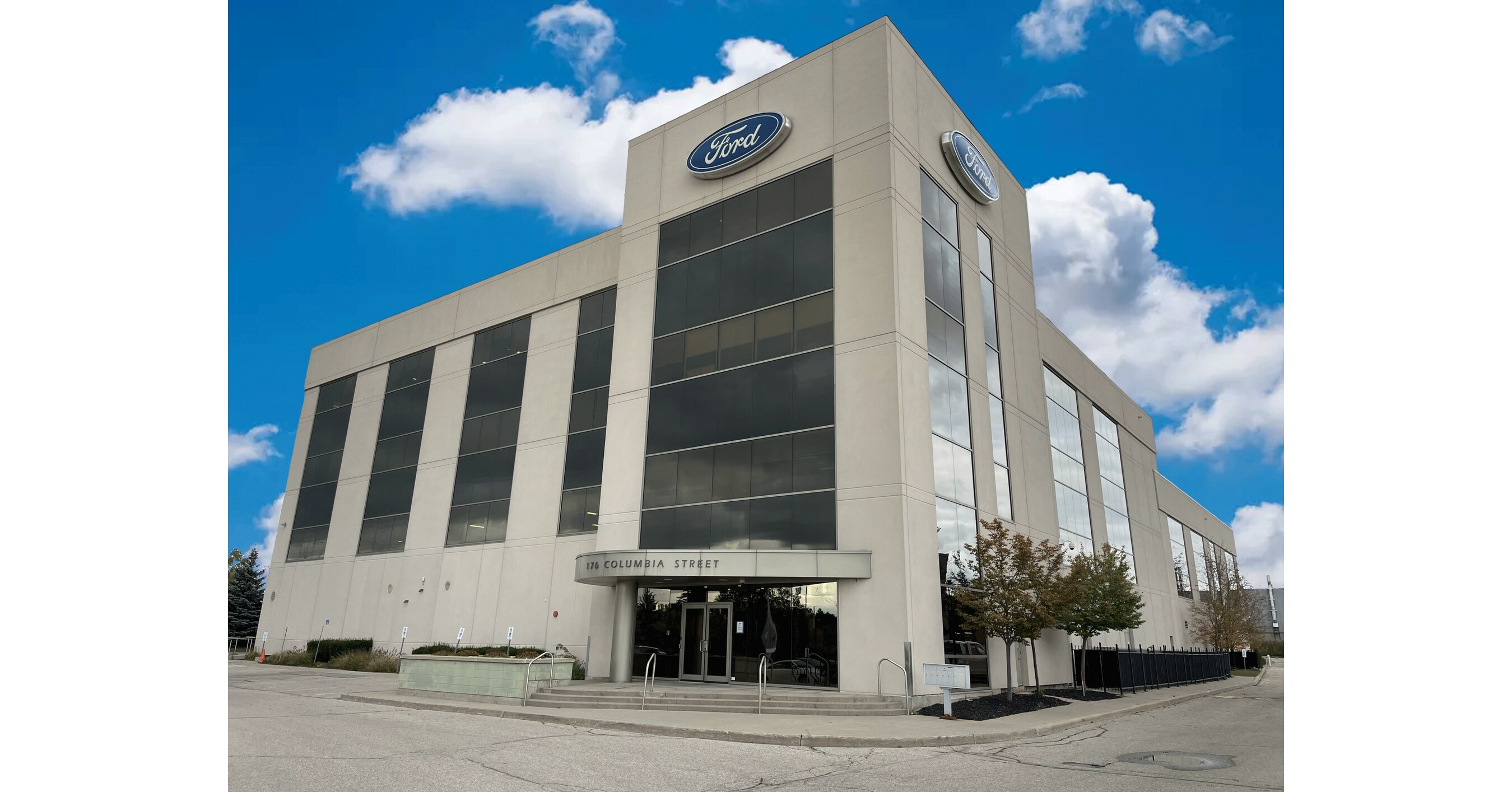 Waterloo Tech Pioneer Unveils Cutting-Edge AI-Focused Datacenter