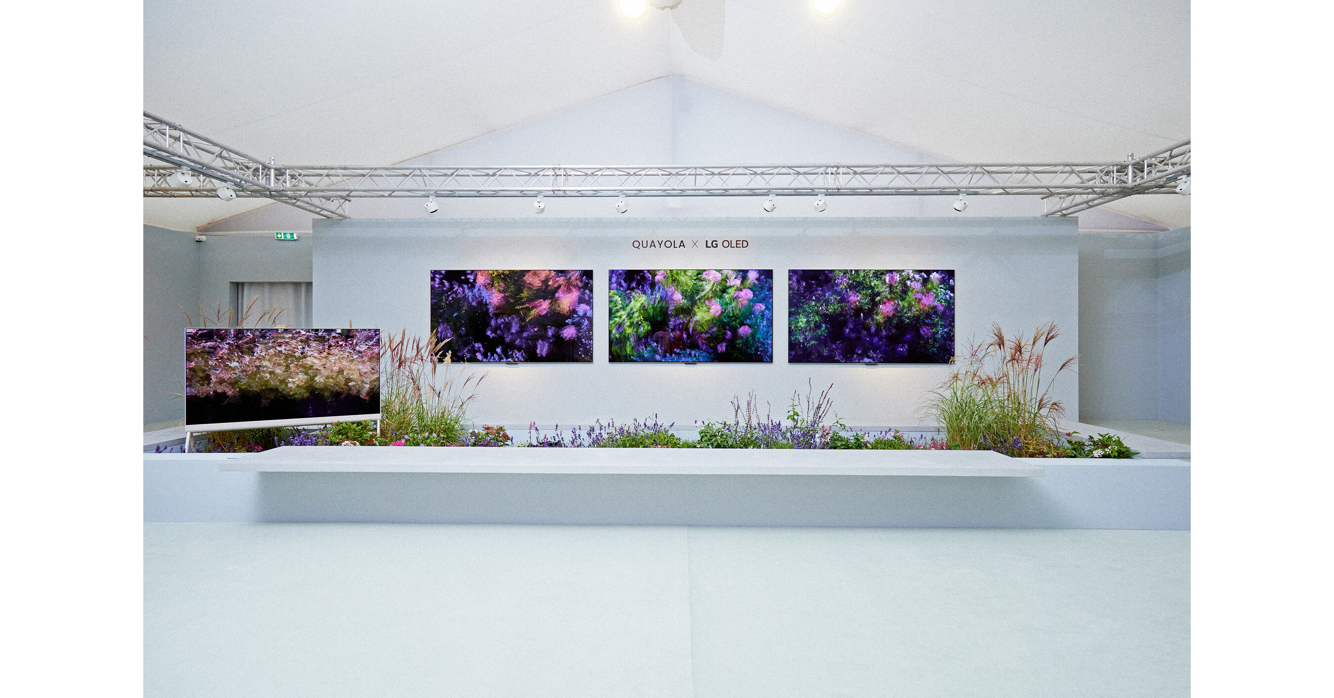 LG OLED INSPIRES A NEW REALM OF DIGITAL ART AT FRIEZE LONDON