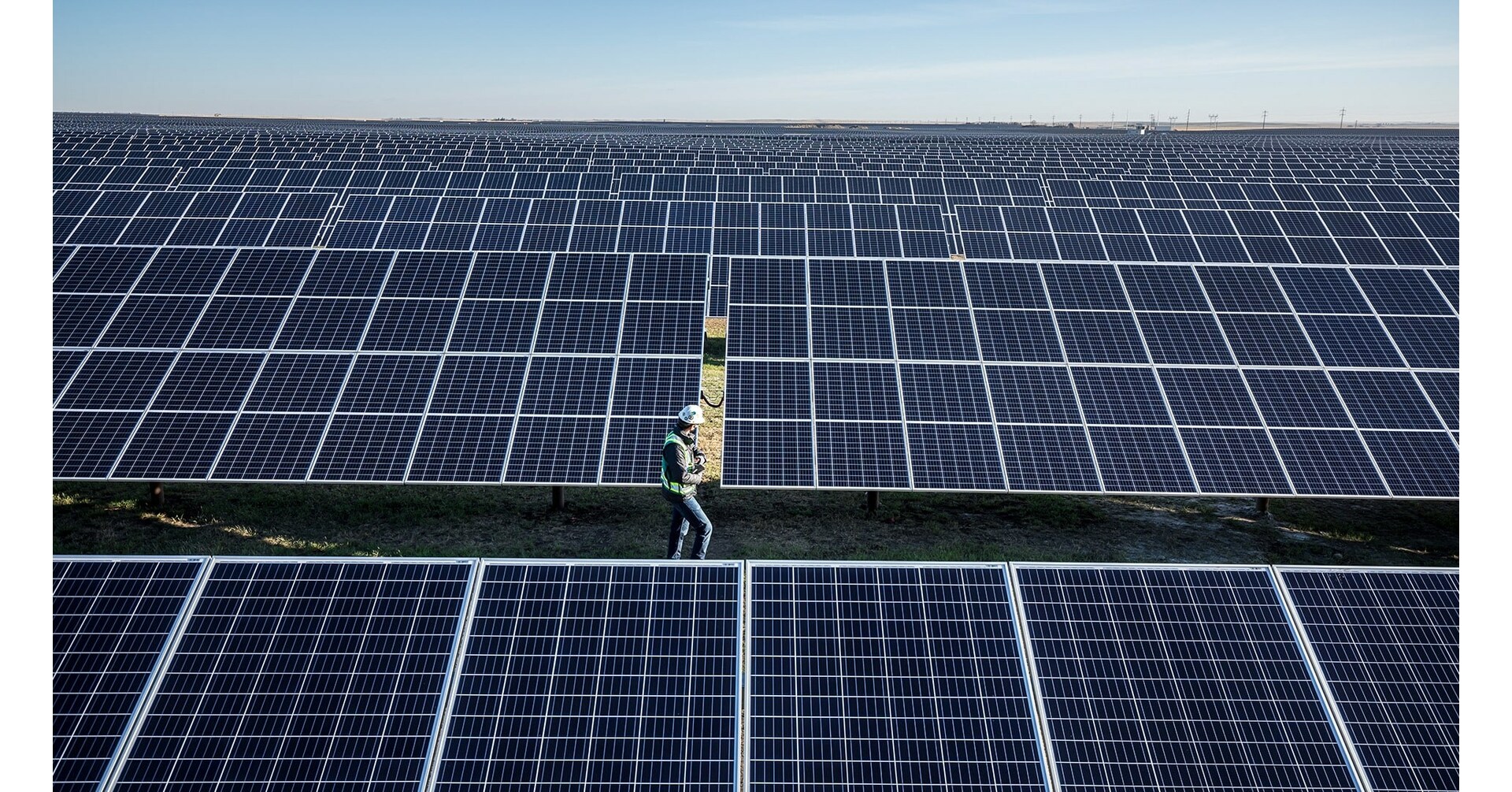 PCL Construction's Solar Division Secures Over $1 Billion in New Projects