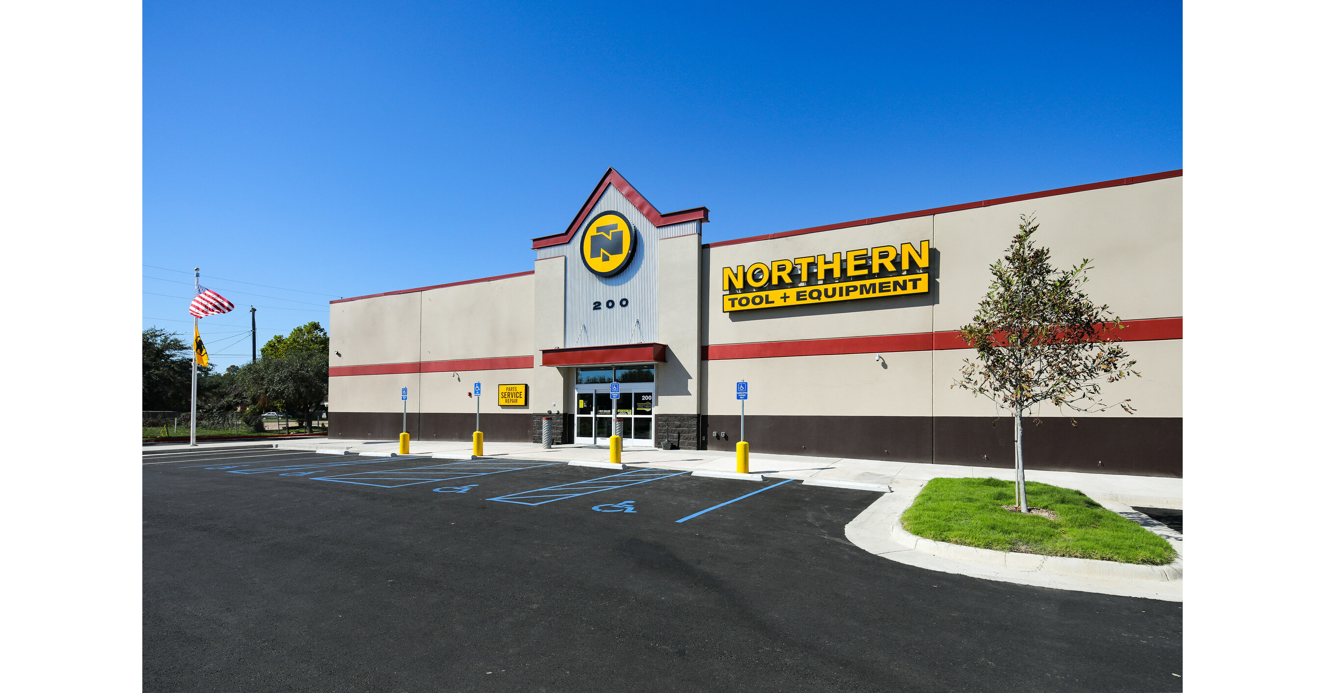 Todd Walker Celebrates Northern Tool + Equipment Grand Opening with ...