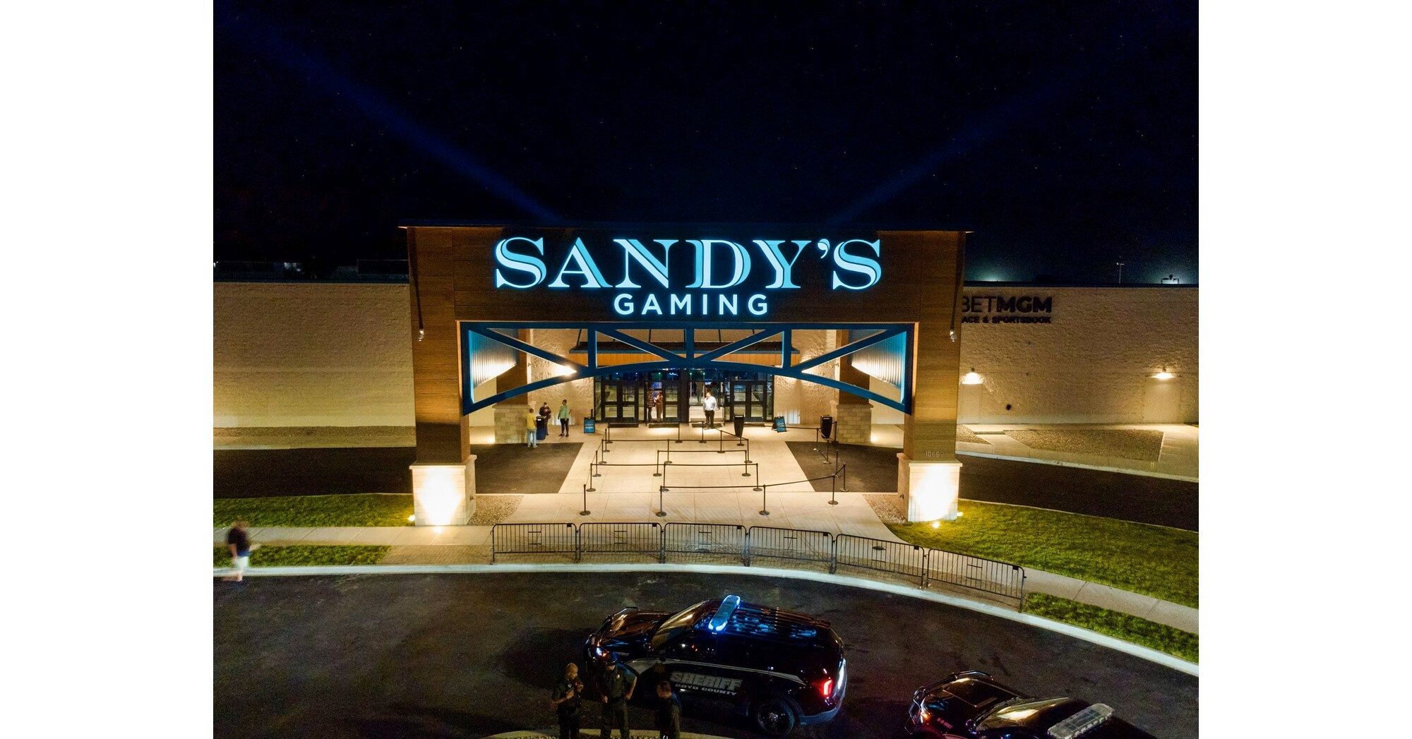 SANDY'S RACING & GAMING CELEBRATES GRAND OPENING