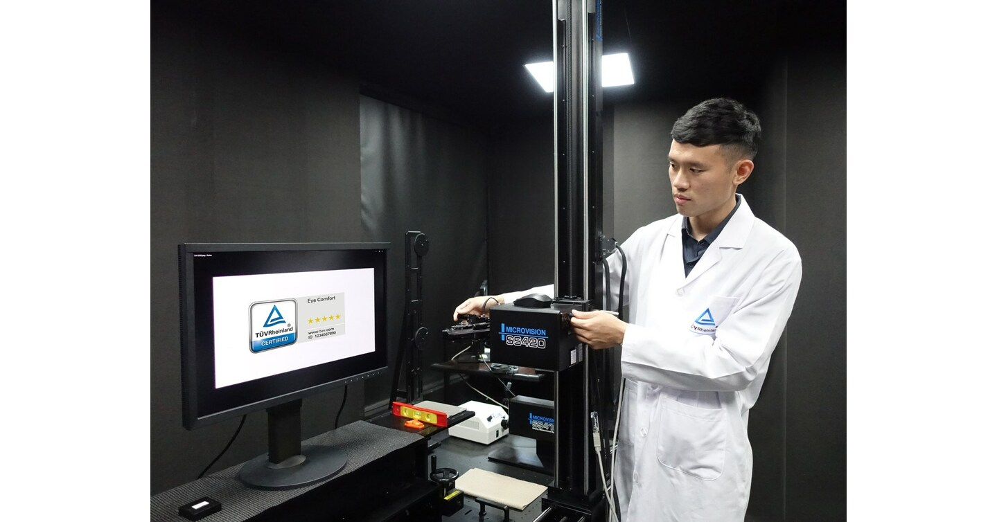 Screen health: New "Eye Comfort" Certification from TÜV Rheinland