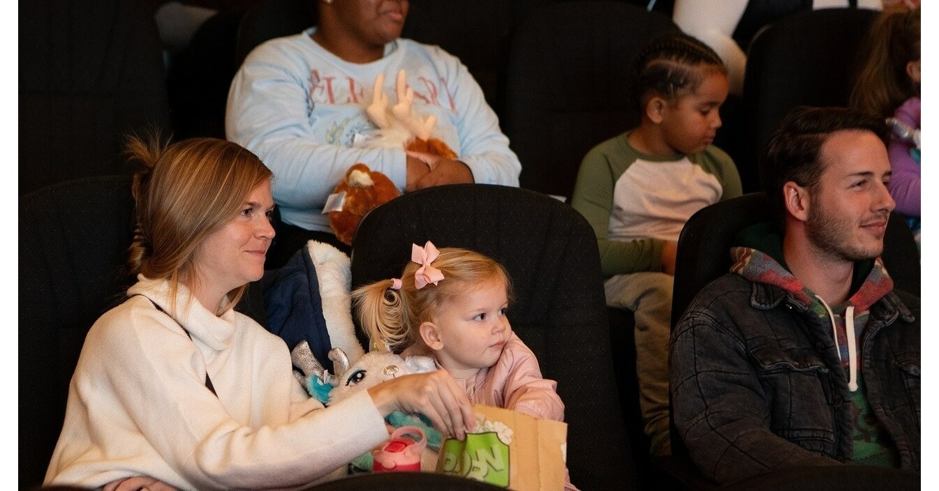 BUILD-A-BEAR'S NEW HOLIDAY FILM 'GLISTEN AND THE MERRY MISSION' OPENS ...