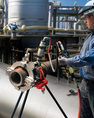 Esco Tool Introduces a Clamshell Style COHOG® Split Frame Machine that ...