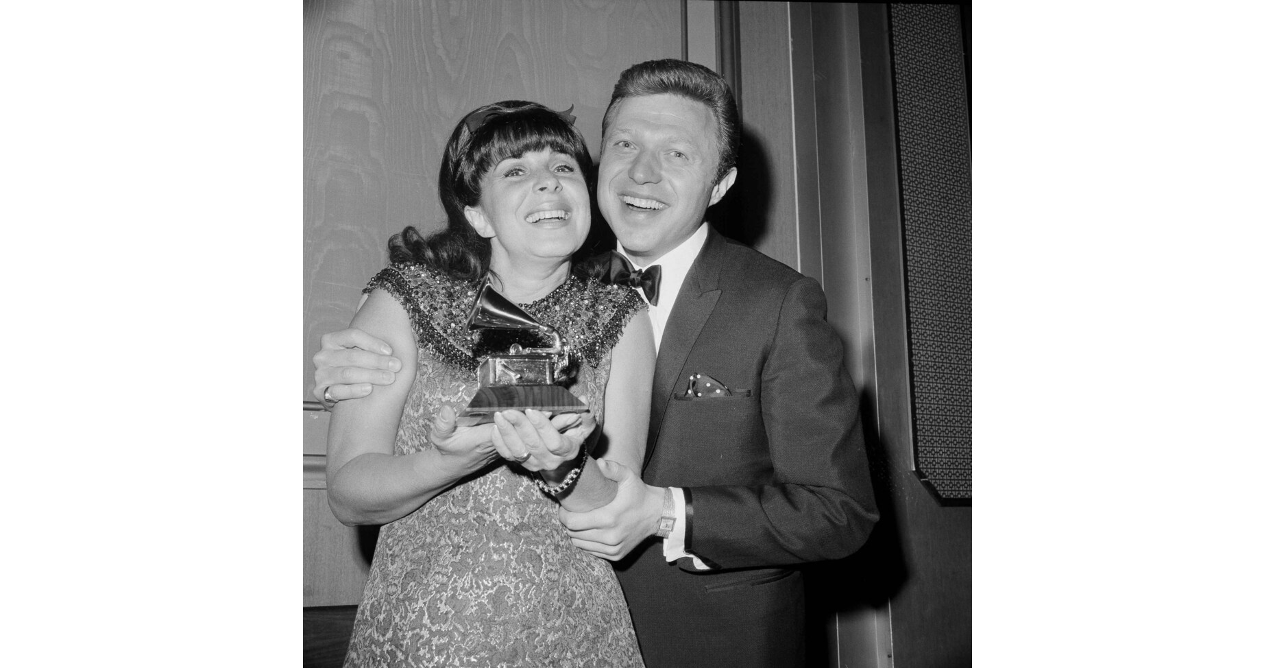 STEVE LAWRENCE & EYDIE GORME SHOWCASED IN FIRST-EVER RETROSPECTIVE SPECIAL
