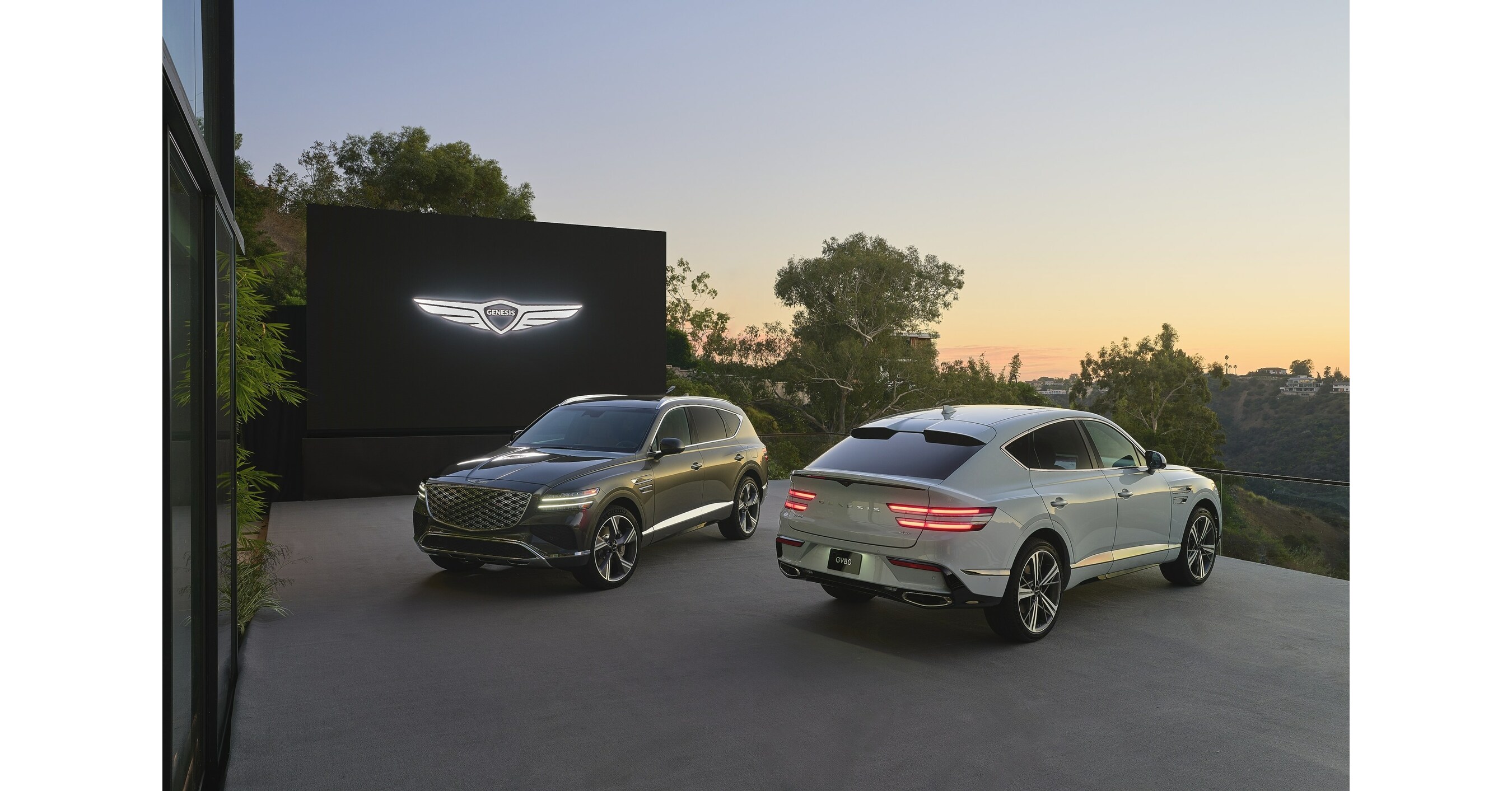 GENESIS UNVEILS FIRST-EVER GV80 COUPE AND NEW GV80 SUV FOR NORTH AMERICAN MARKET