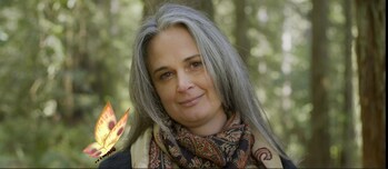 Renowned environmentalist Julia Butterfly Hill calls on leaders to end ...