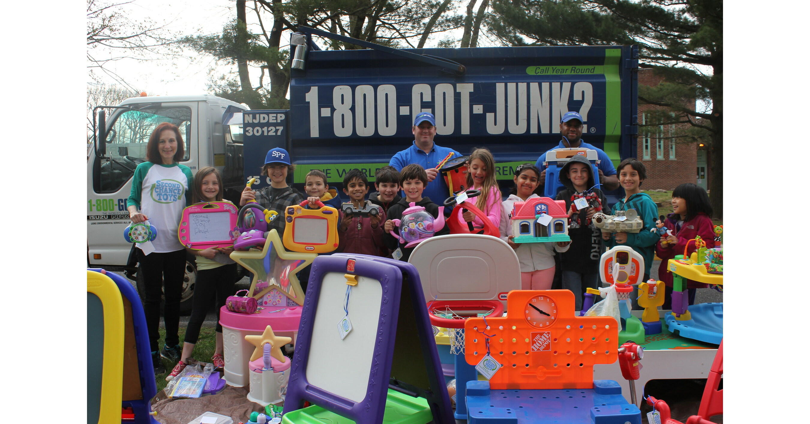 1-800-GOT-JUNK? and Second Chance Toys unveil largest toy donation ...