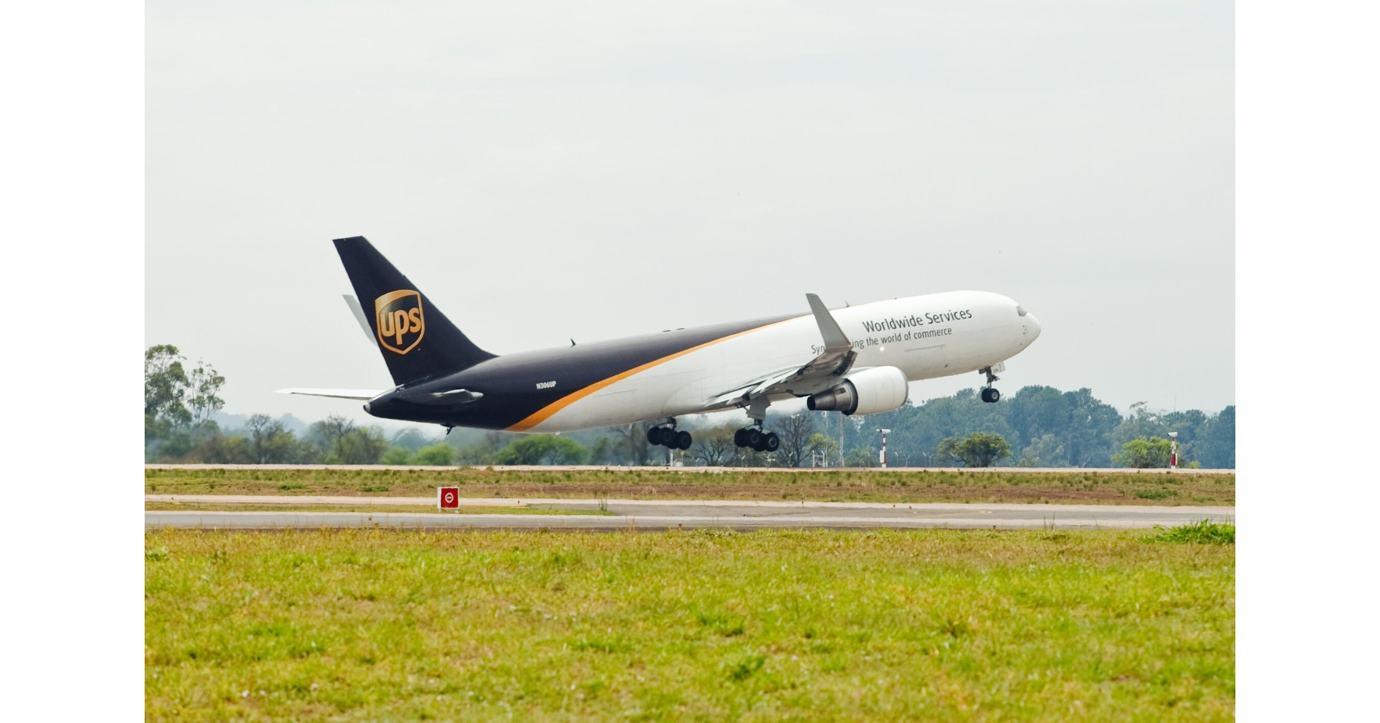 UPS FLEXES ASIA PACIFIC NETWORK TO BOOST GLOBAL DELIVERY TIMES FOR ...