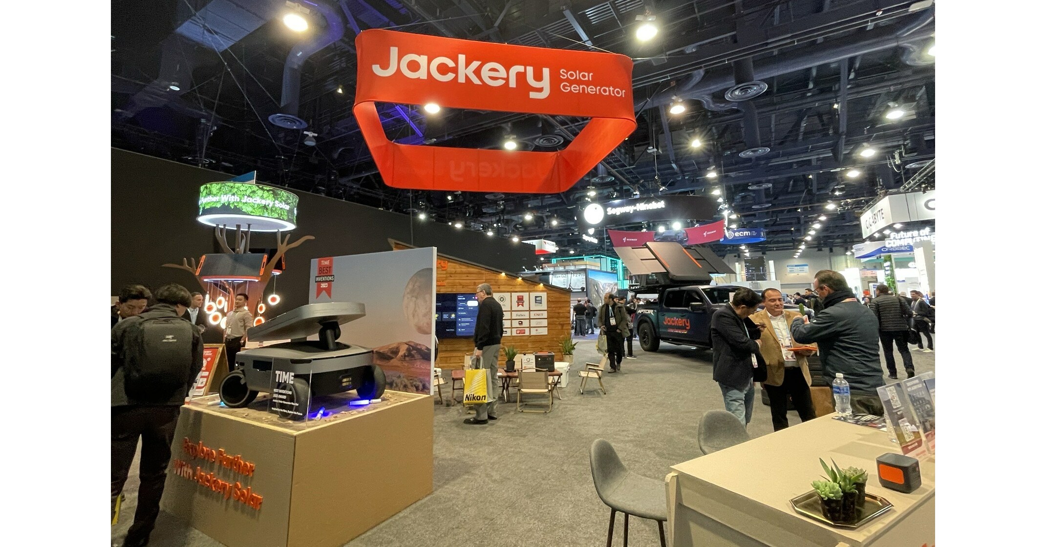 Jackery Debuts Revolutionary Solar Generator Mars Bot at CES 2024 ...