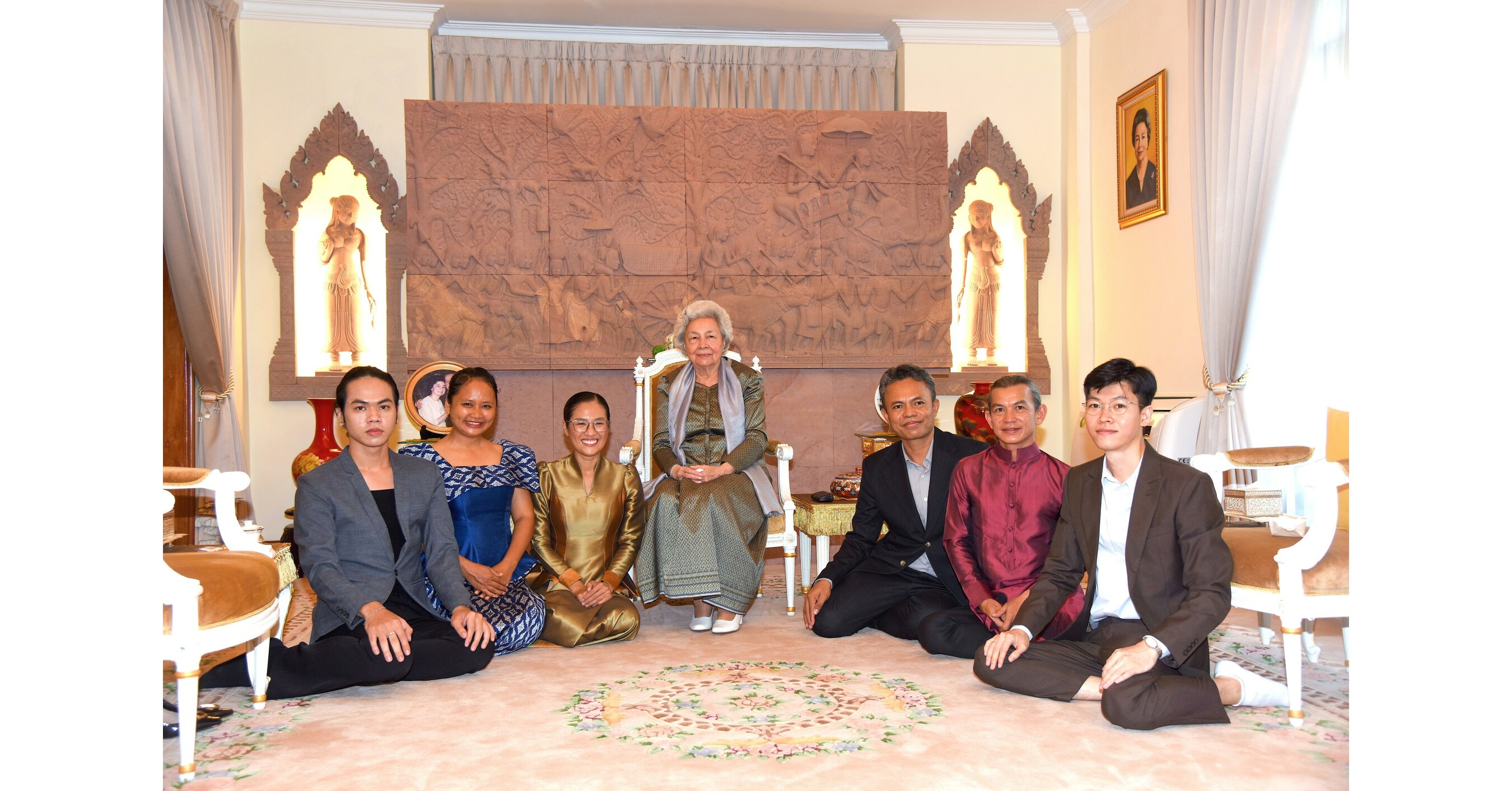 Queen Mother Hosts Chef Nak in Celebration of Cambodian Culinary Excellence