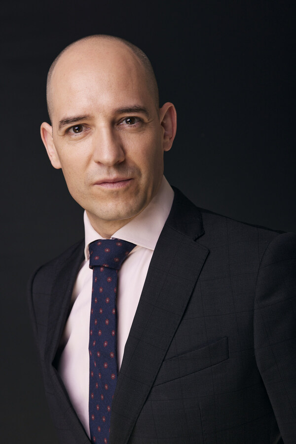 New Elections Book by Dr. Louis Perron Shows How to Beat Incumbents