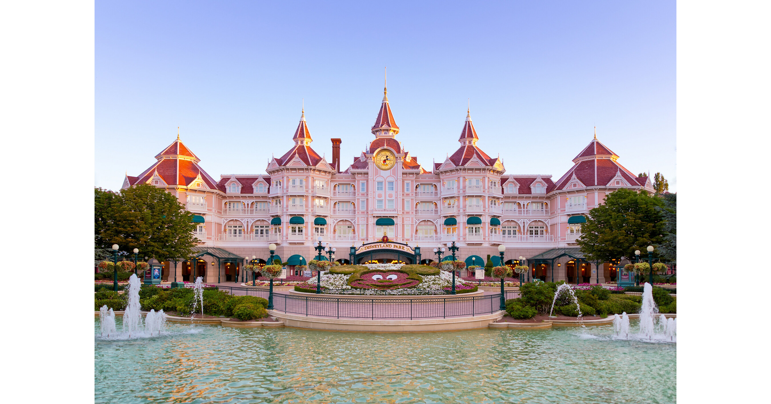 THE FIRST EVER FIVE-STAR HOTEL DEDICATED TO IMMERSIVE DISNEY ROYAL ...