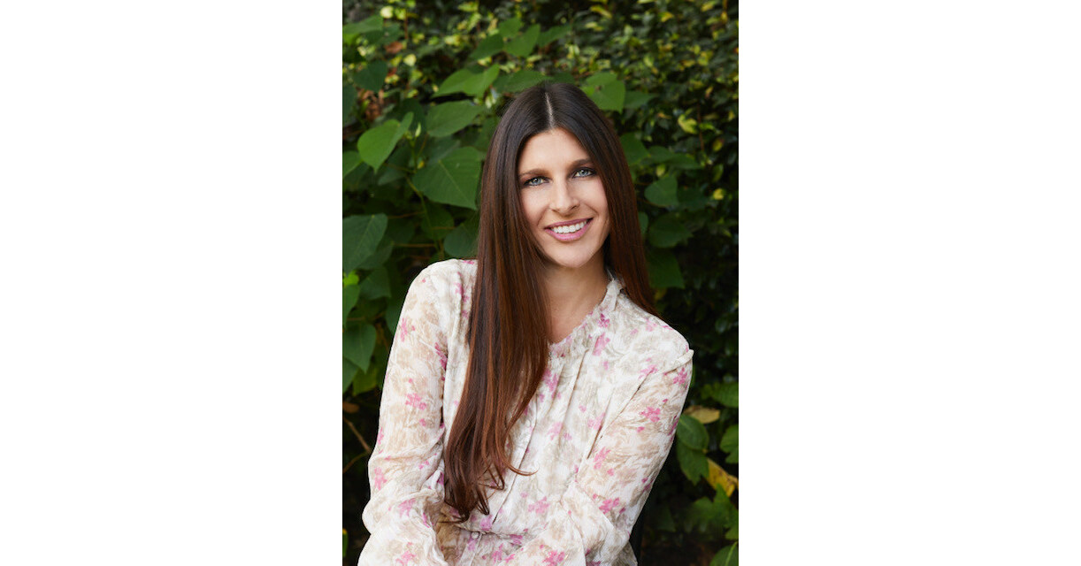 Top Agent Darlene Hutton Leaves Avenue 8 for Rodeo Realty Inc., Setting ...