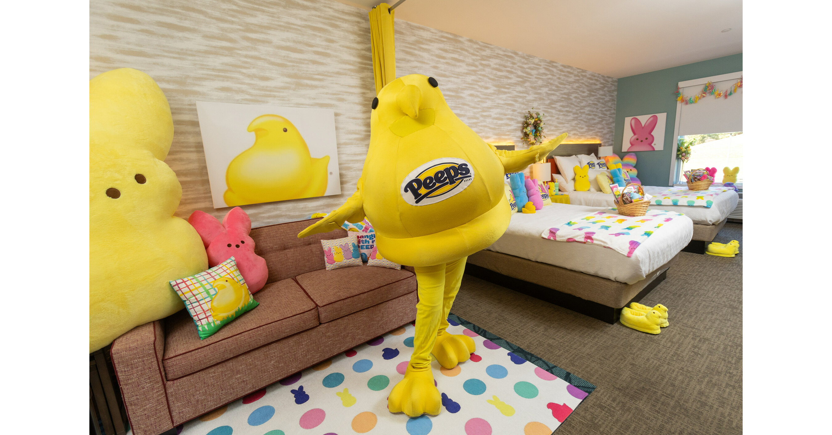 PEEPS® Brand Invites Fans to Stay in the First-Ever "PEEPS® Sweet Suite"