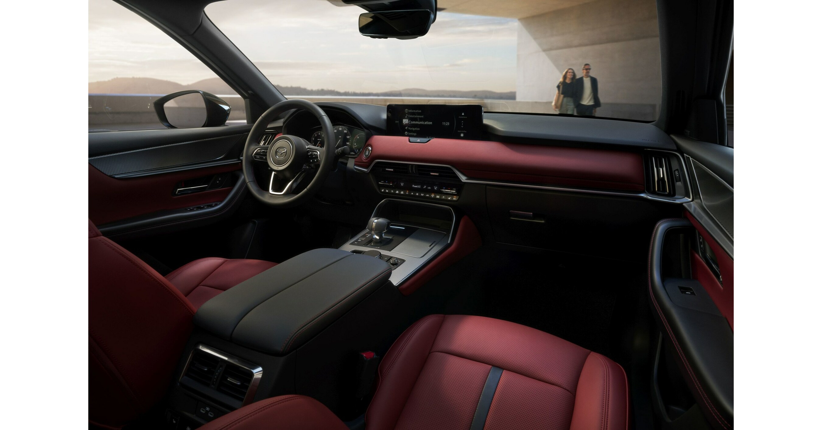 MAZDA DÉVOILE LE TOUT PREMIER CX-70 2025