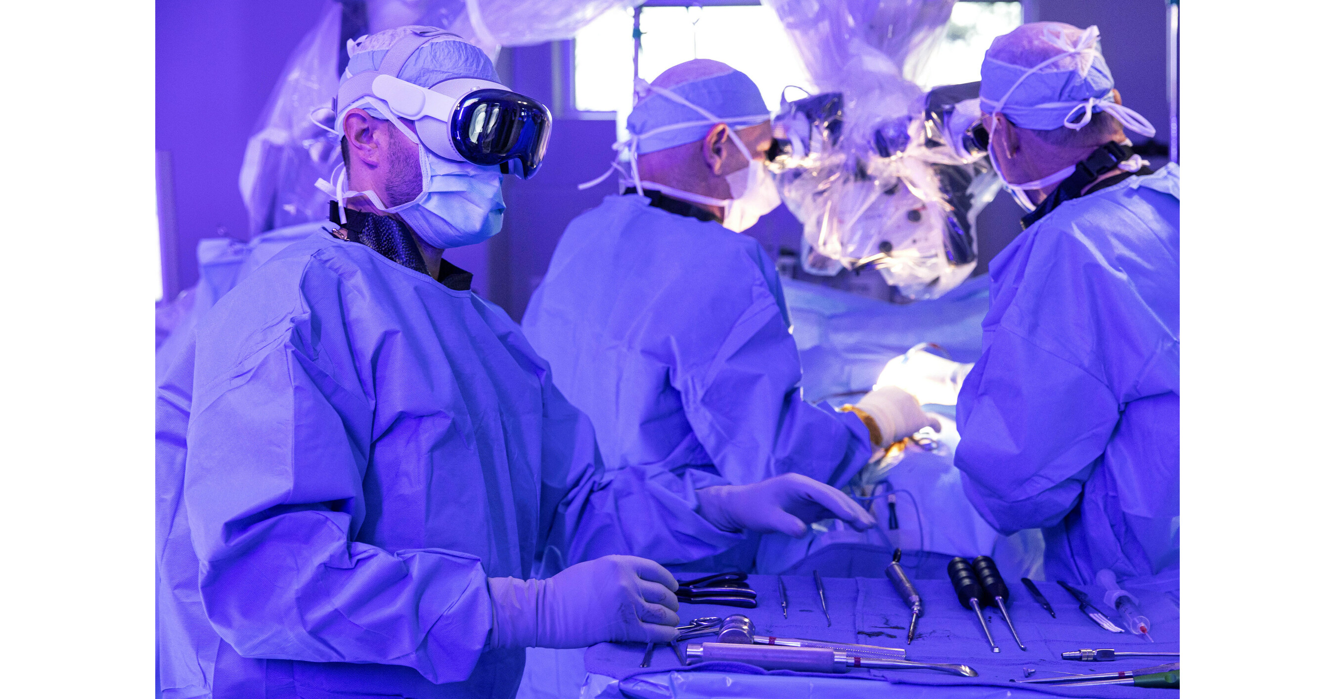 eXeX and Neurosurgeon Dr. Robert Masson Achieve World First Using Apple ...