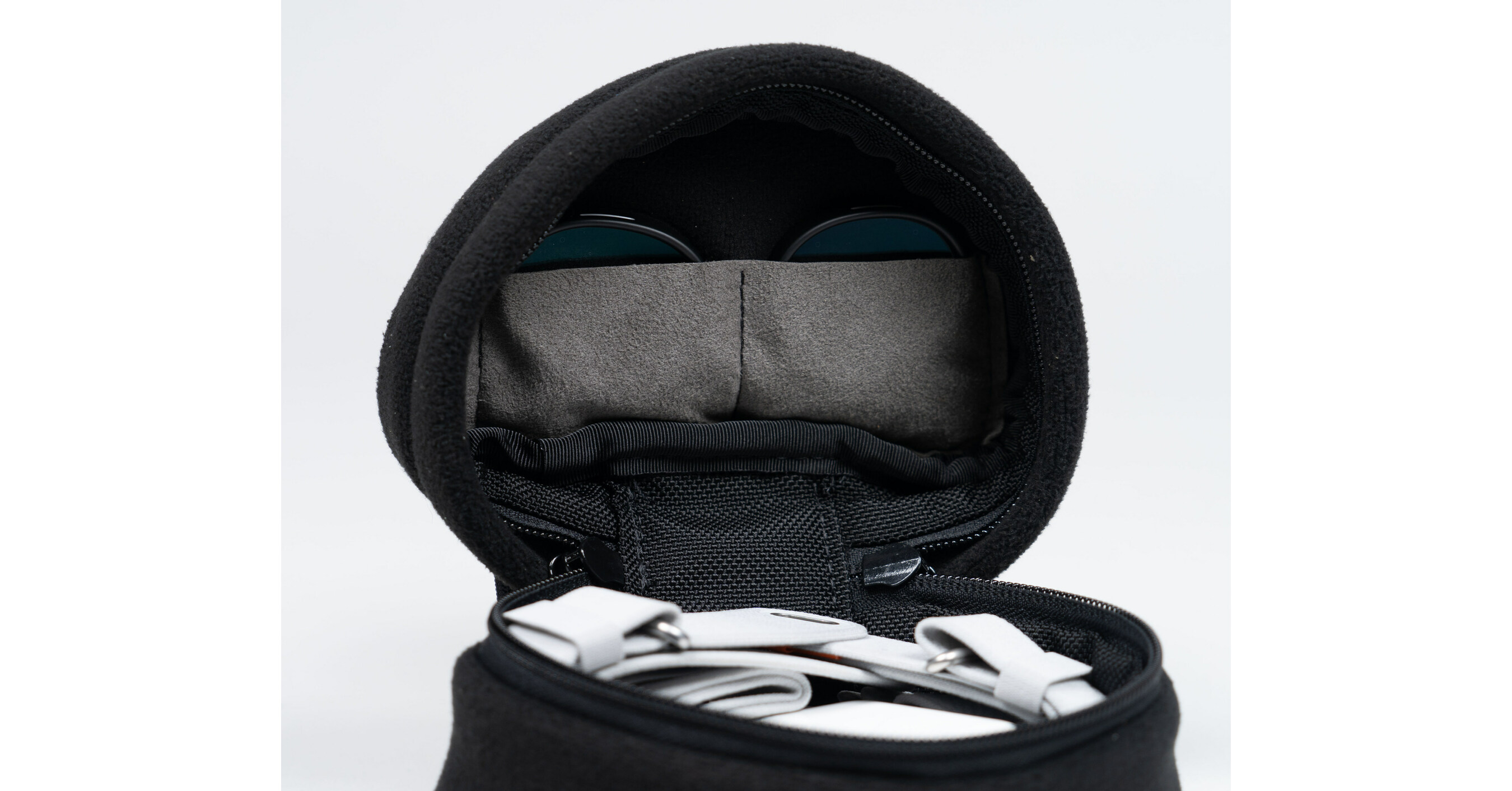 WaterField's Compact Vision Pro Shield Case Protects the Apple Headset ...