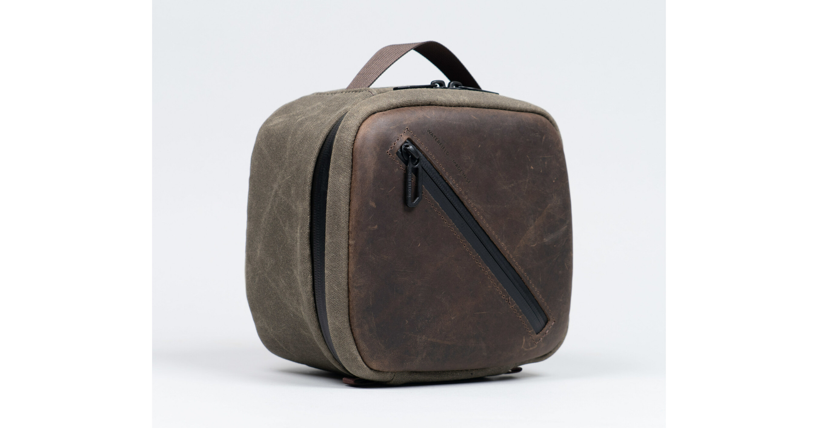 WaterField's Compact Vision Pro Shield Case Protects the Apple Headset ...