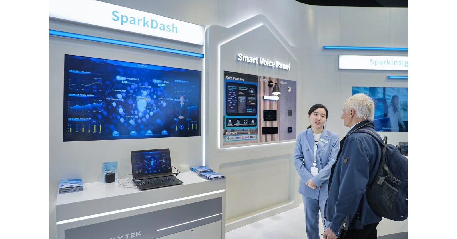Generative AI Showcased at the 2024 MWC, with iFLYTEK Unveiling Its Innovative SparkDash