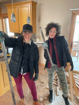 HGTV's Renovation 911 Stars Lindsey Uselding and Kirsten Meehan ...