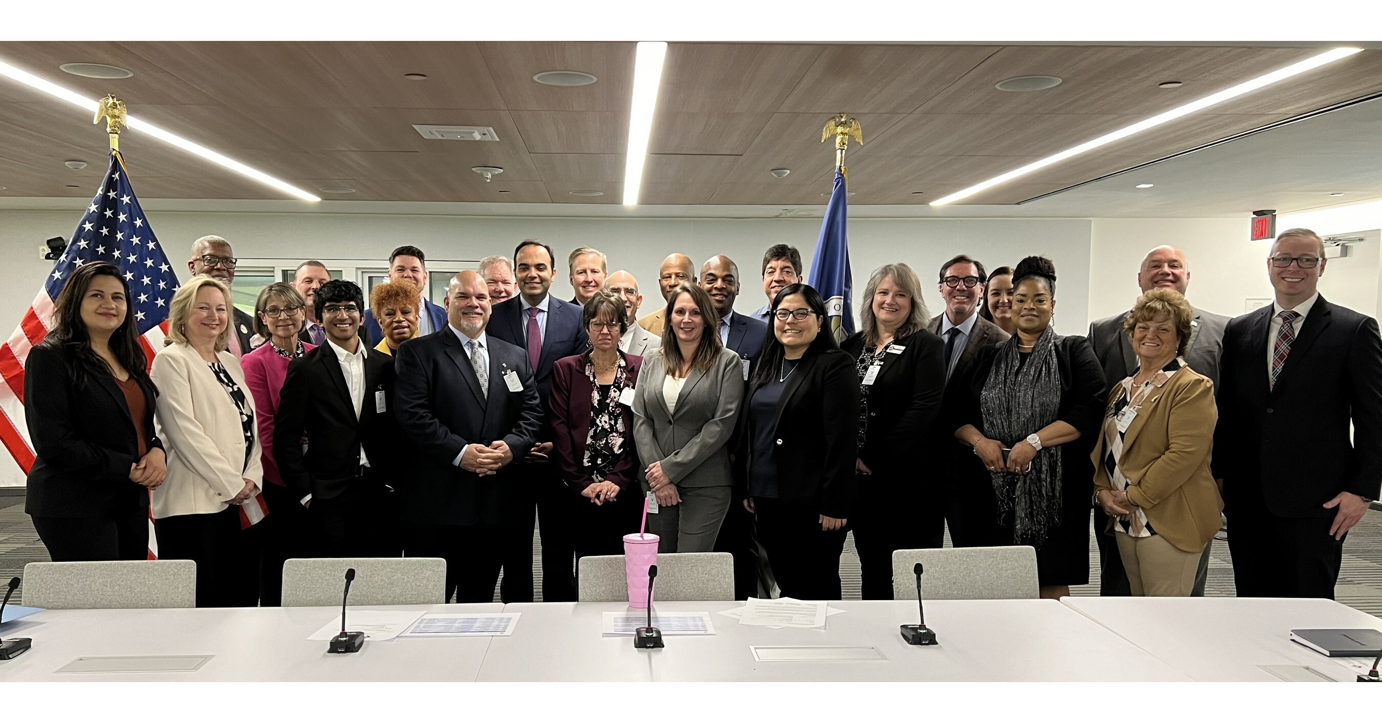 United States Senate Federal Credit Union CEO Meets with Federal ...