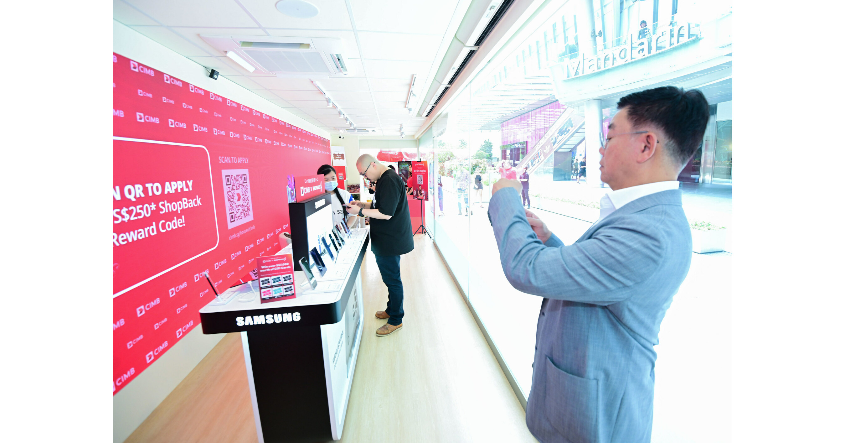 CIMB Bank Pops Up at Orchard Road