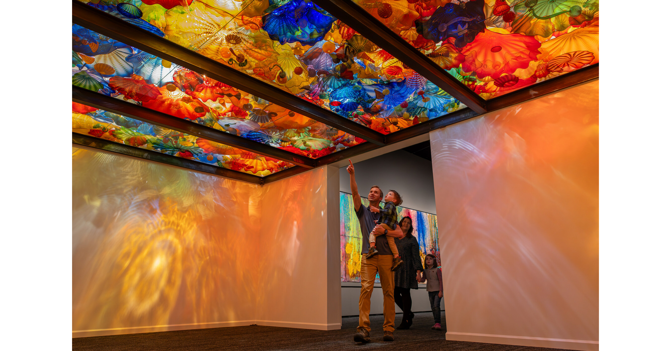 Flowers that transform gardens and elegant rooms along with an exhibit ...