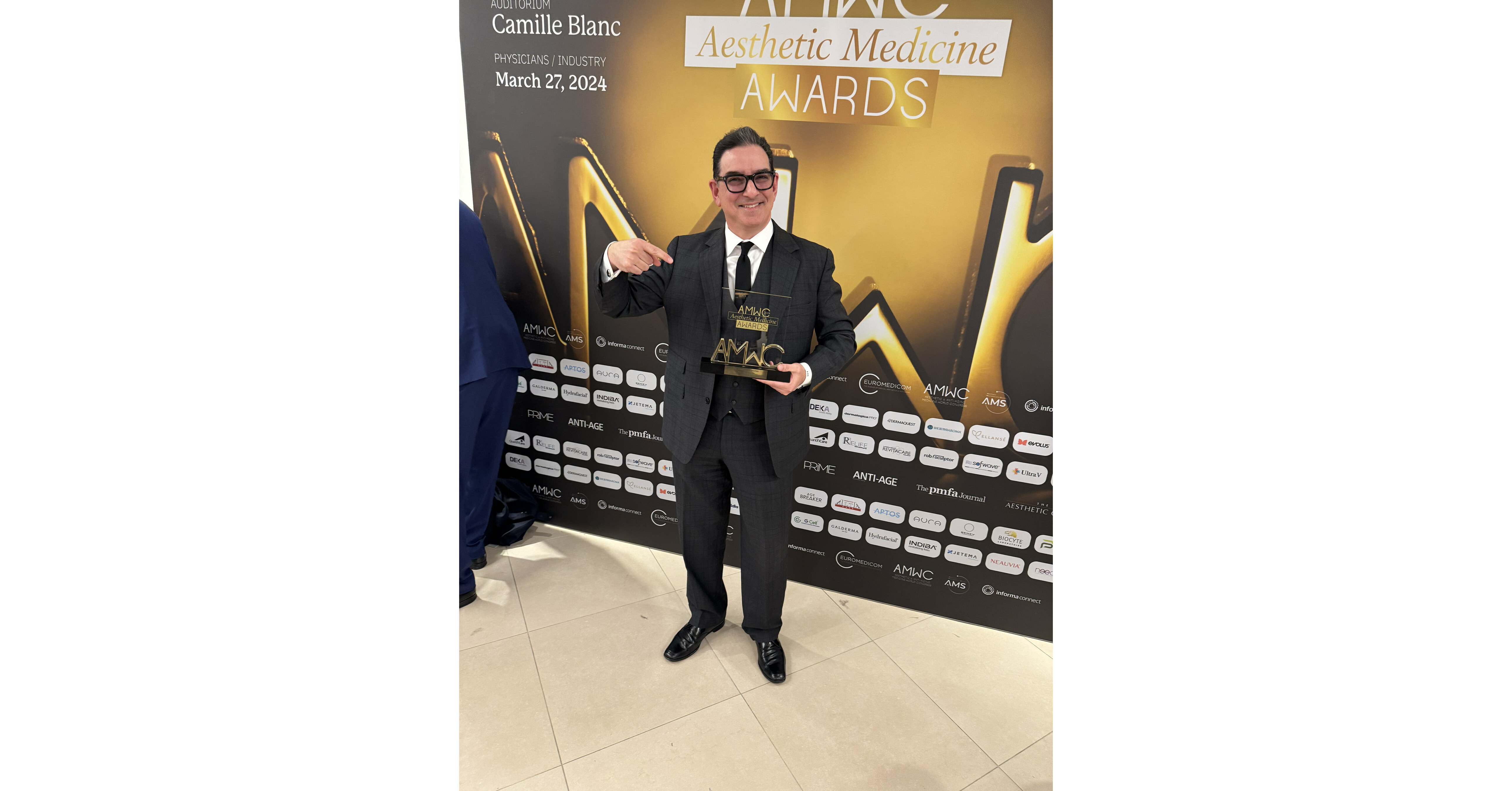 Dr. Adam Rubinstein, MD, Wins 2024 AMWC Best Surgical Body Shaping ...