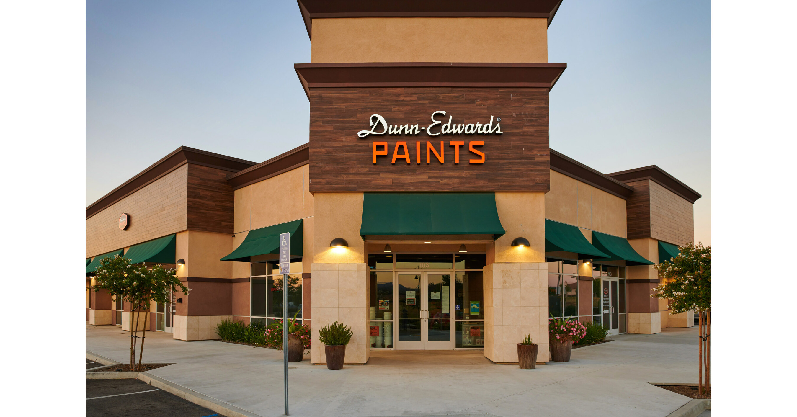 DUNN-EDWARDS OPENS 17 NEW STORES TO FILL GAP IN NORTHERN CALIFORNIA