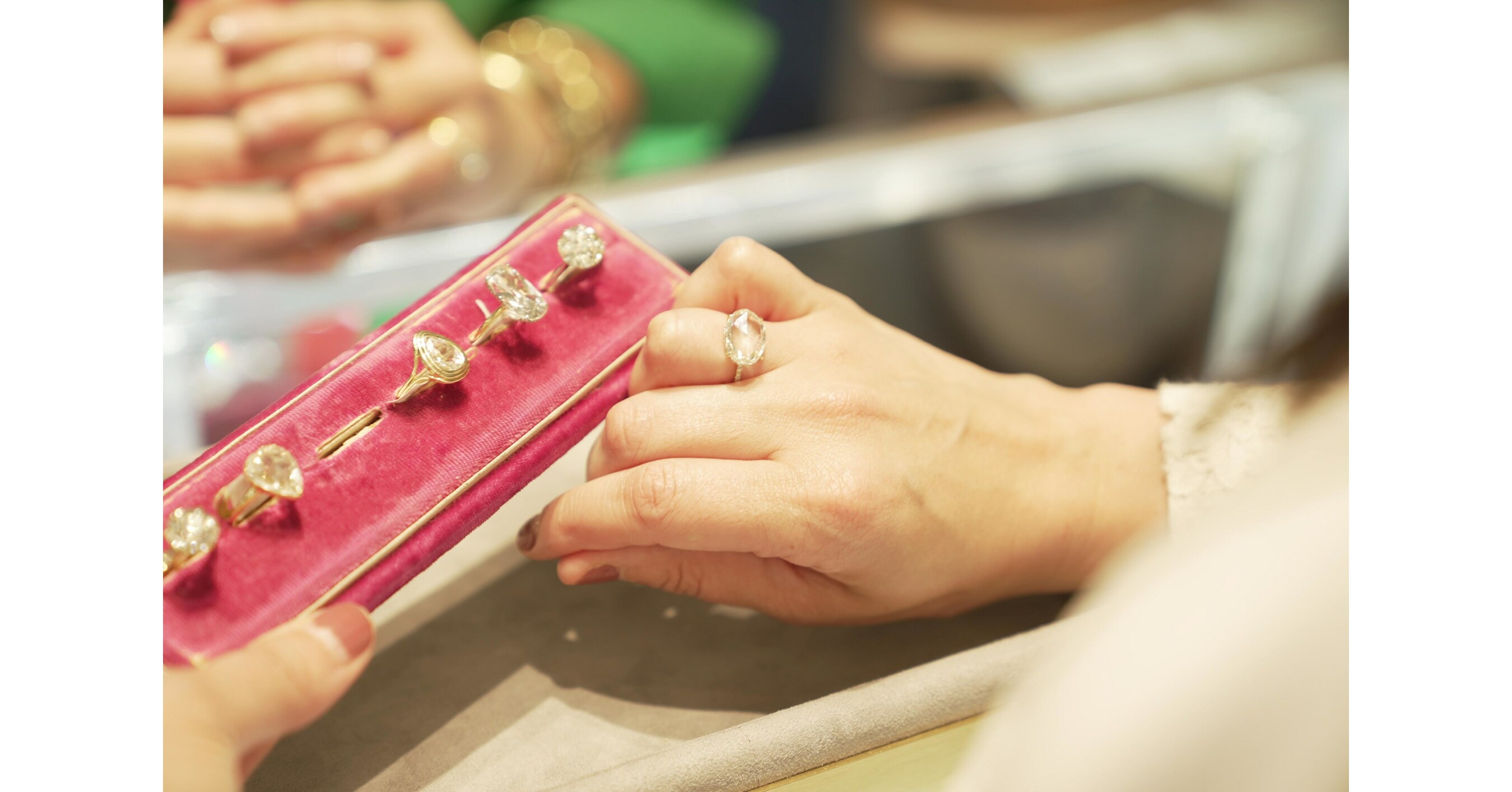 For Exquisite Finds, the NYC Spring Jewelry and Object Show Unearthed ...