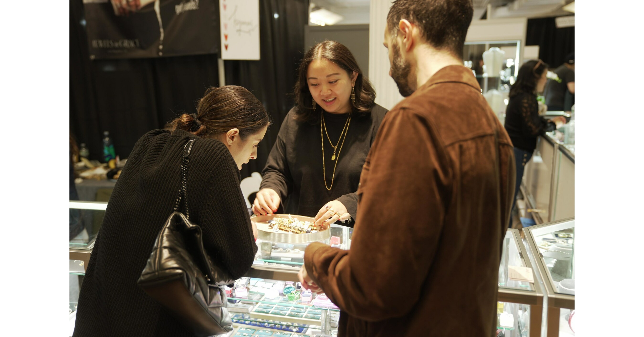 For Exquisite Finds, the NYC Spring Jewelry and Object Show Unearthed ...