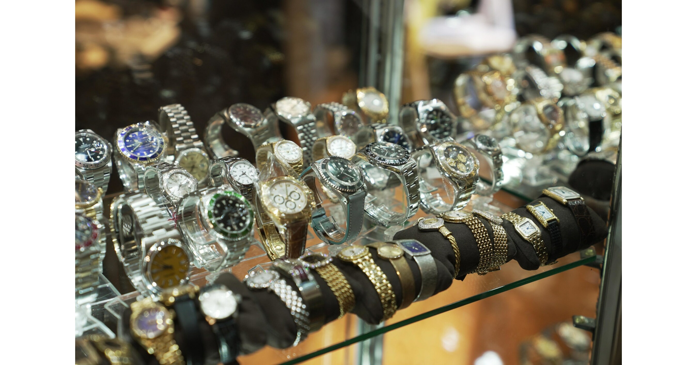 For Exquisite Finds, the NYC Spring Jewelry and Object Show Unearthed ...