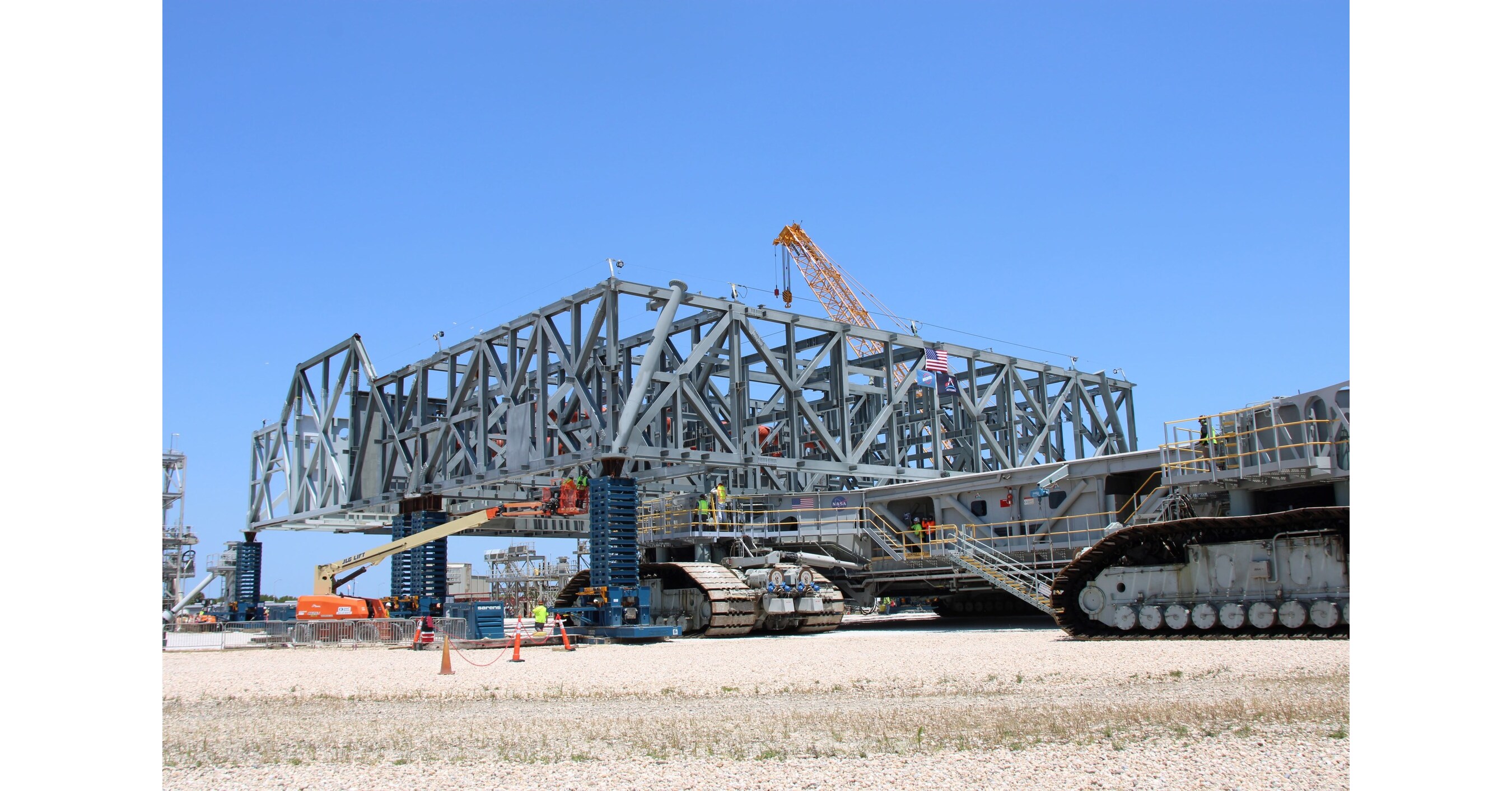 Bechtel Completes Jack and Set of Mobile Launcher 2 Base at Kennedy ...