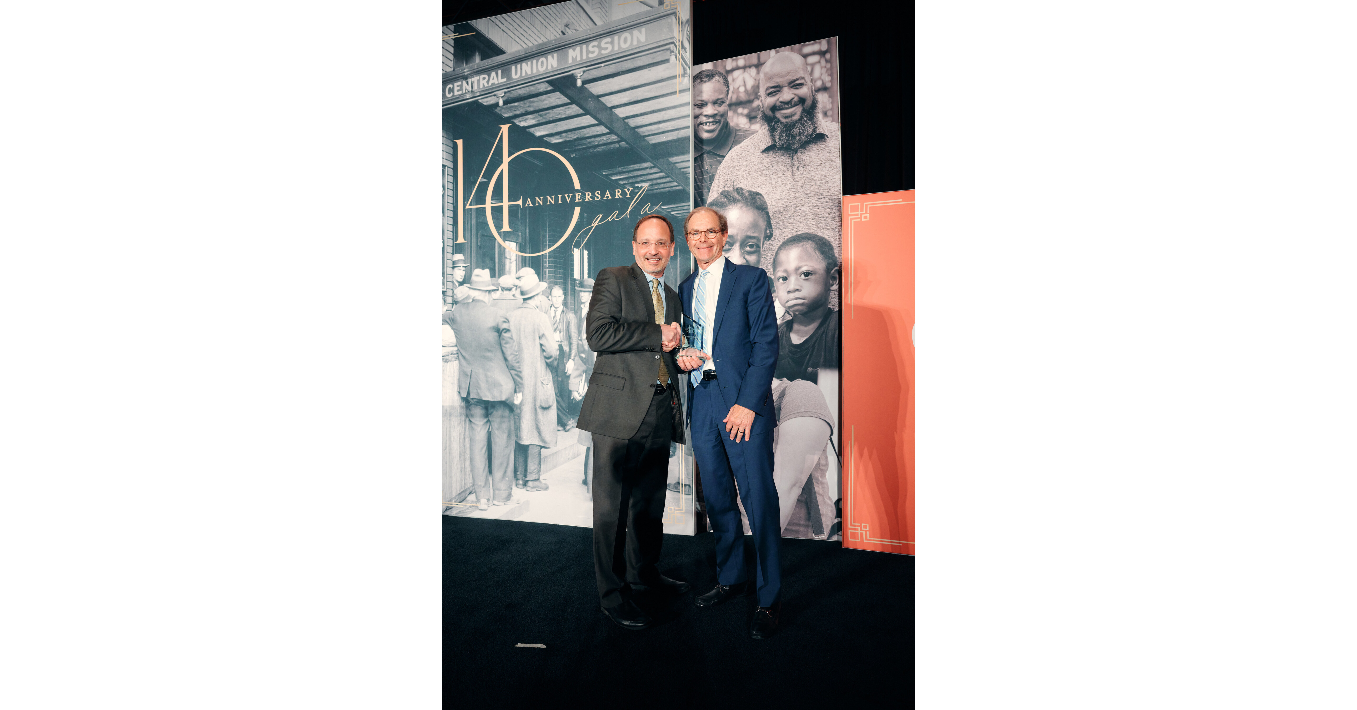 Everett Hellmuth Honored with Corporate Leader Award for Generous Donations